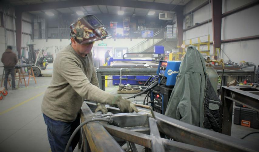 Local welding company finishing new Center Street arch | Local News ...