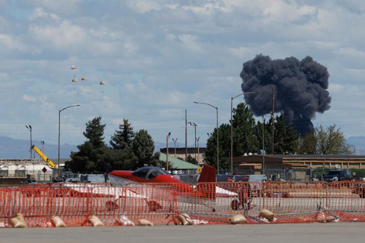 4 crew members eject safely after two Navy jets crash during air show ...