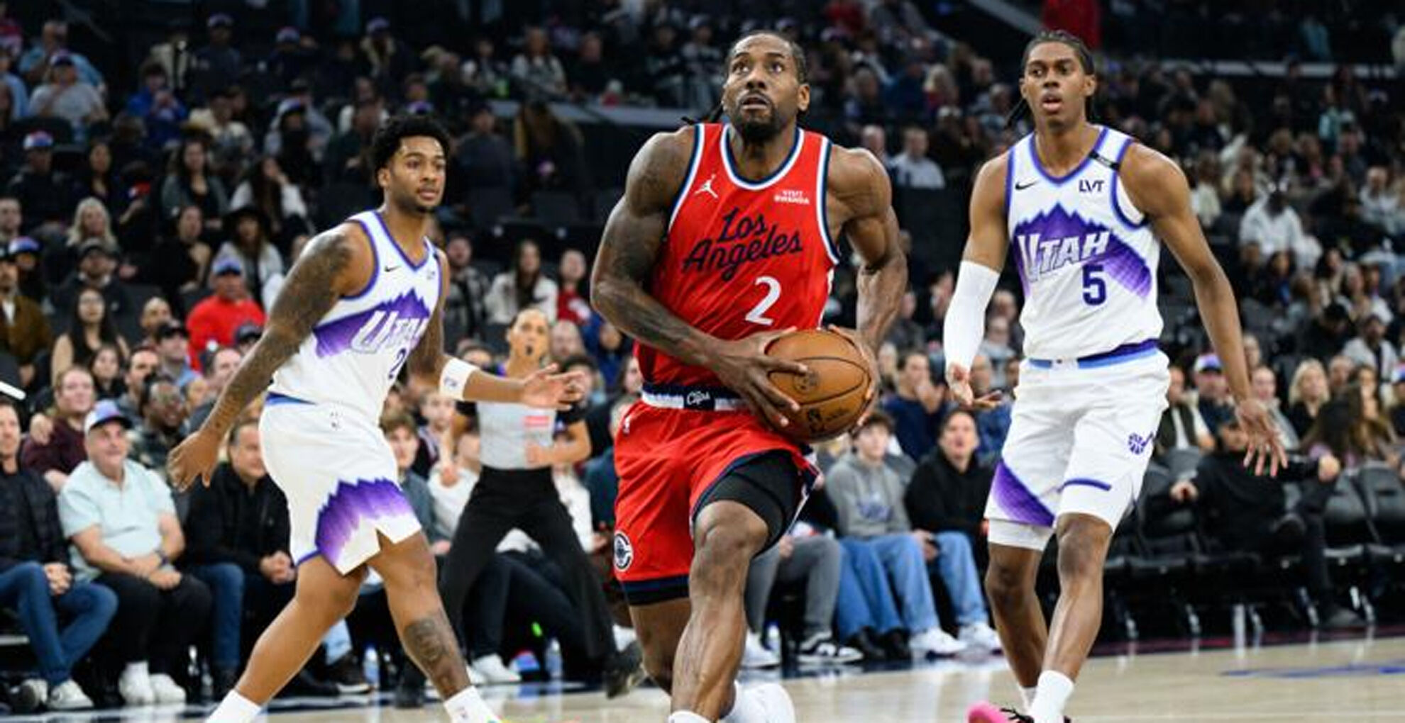 Kawhi Leonard's 45 points with bloodied nose lead Clippers to 6th ...