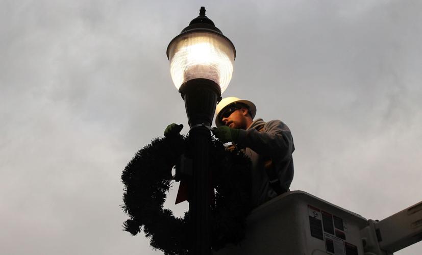 Center Street lights are aglow for Christmas | Local News ...