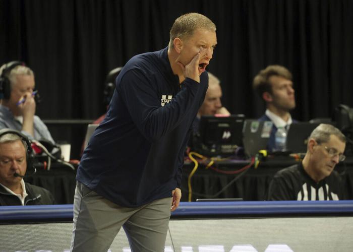 GALLERY: 7-UCLA 72, 10-Utah State 47 in NCAA tournament | Multimedia | cachevalleydaily.com