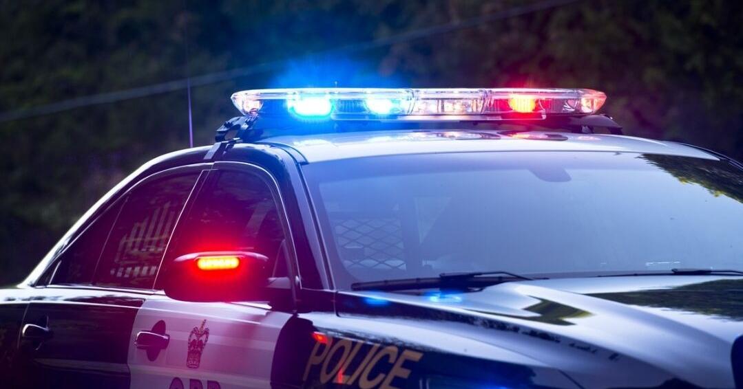 Police looking for suspects following Caledon armed robbery