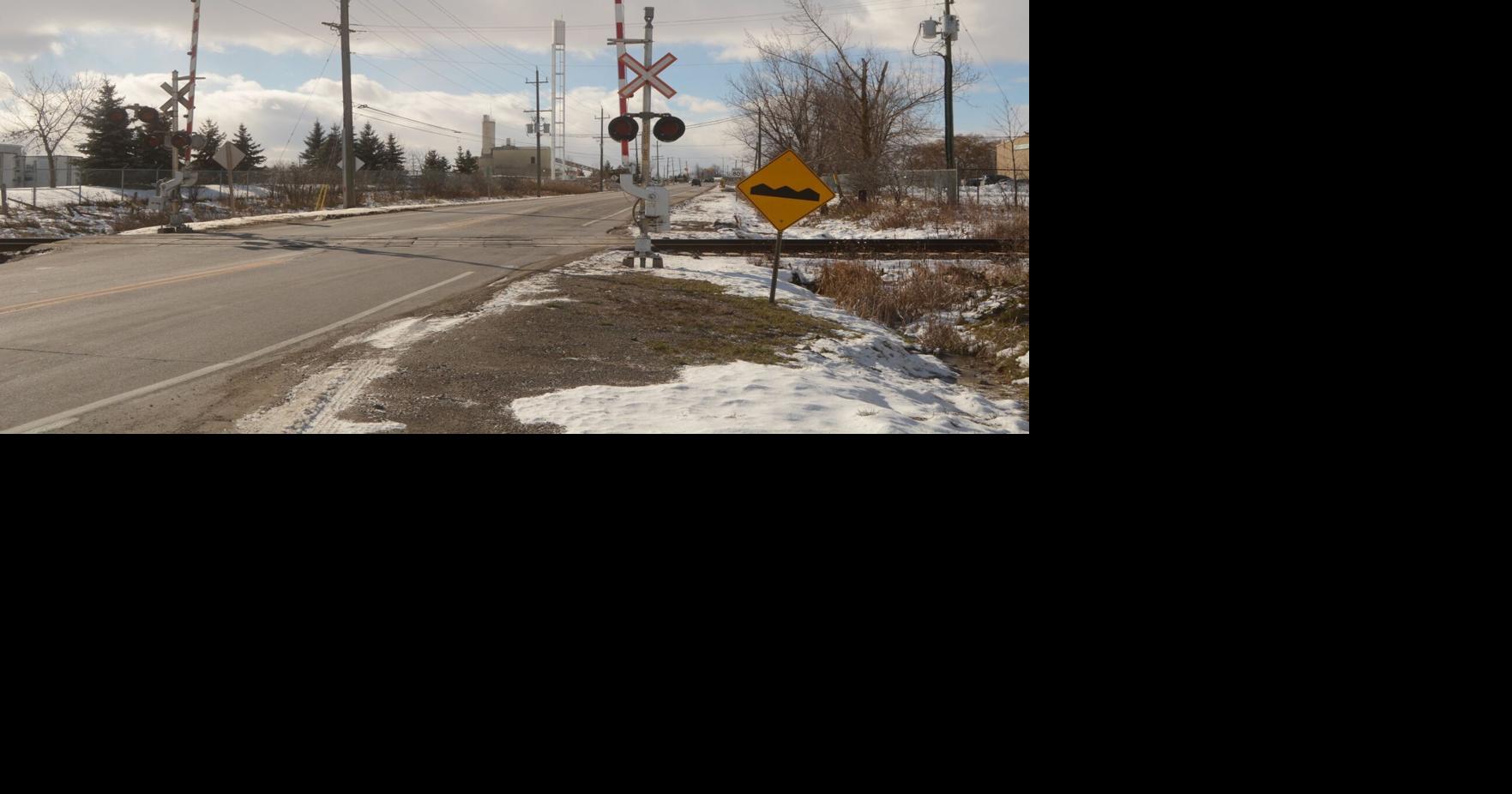 What's going on here? CP rail crossing at King Street, west of Bolton ...