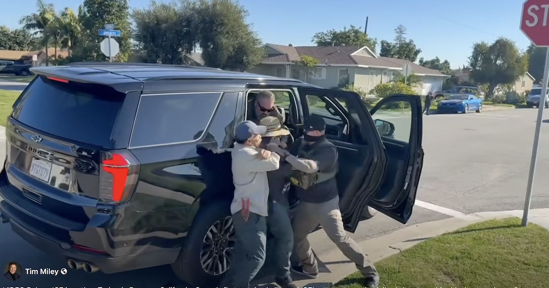 Downey’s residents and community leaders demand Trump-supporting mayor ...