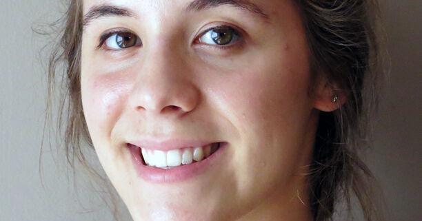 Erin Deacon receives Cambridge CFUW scholarship