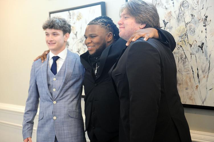 PHOTOS: Mashpee High School Prom | Mashpee | capenews.net