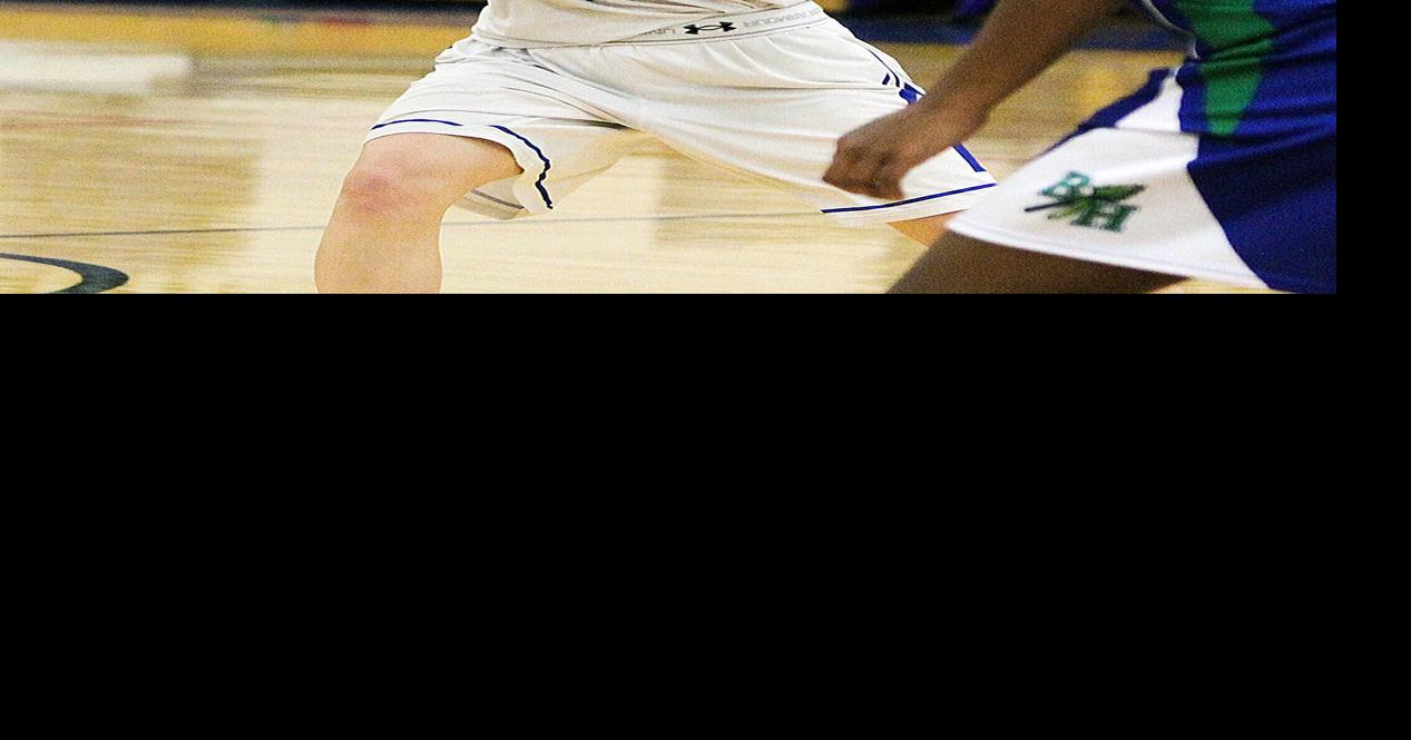 UCT Girls' Hoops Split First Two Games | Bourne Sports | capenews.net