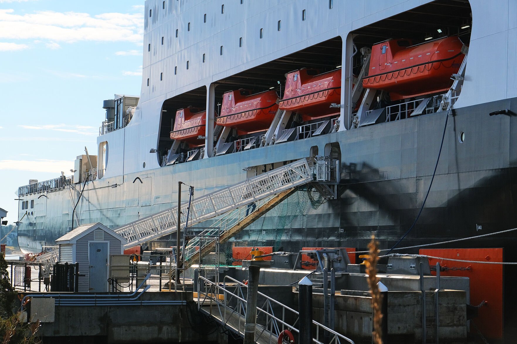 Page F1 | e-Edition | capenews.net