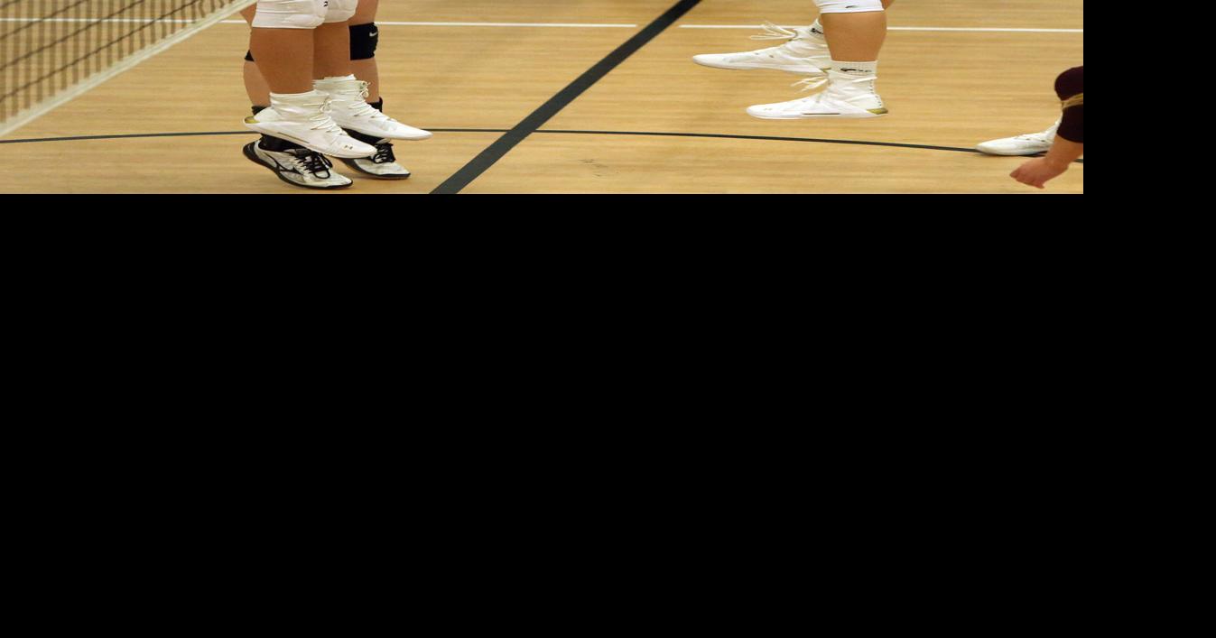 Clippers Spike Sandwich In V-Ball | Falmouth Sports | capenews.net