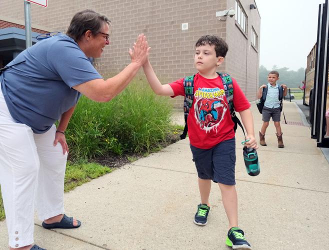 PHOTOS: Bournedale Elementary School First Day | Bourne News | capenews.net