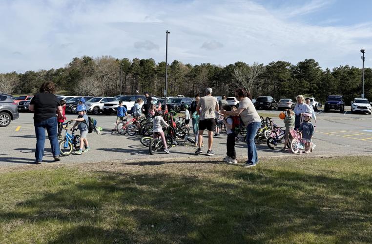 Sandwich Students Walk, Roll To School | Sandwich News | capenews.net