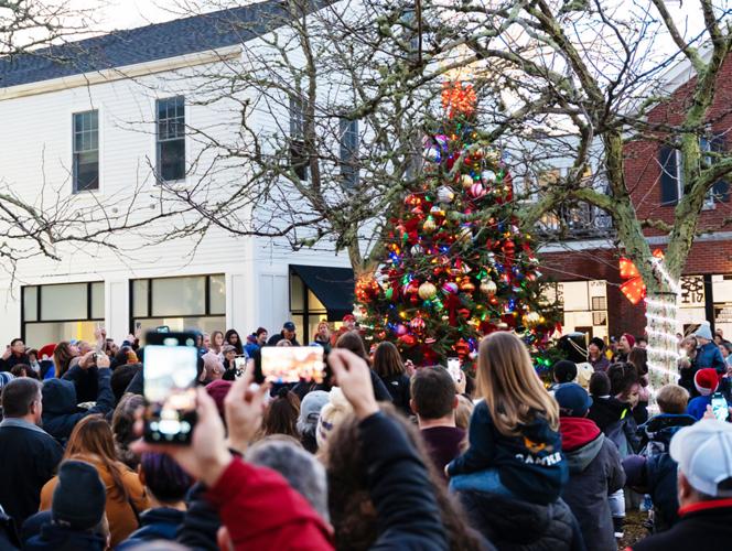 PHOTOS: Mashpee Commons Tree Lighting - Friday, November 25 | Mashpee ...