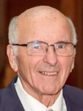 Elliot R. Whitten | School | capenews.net