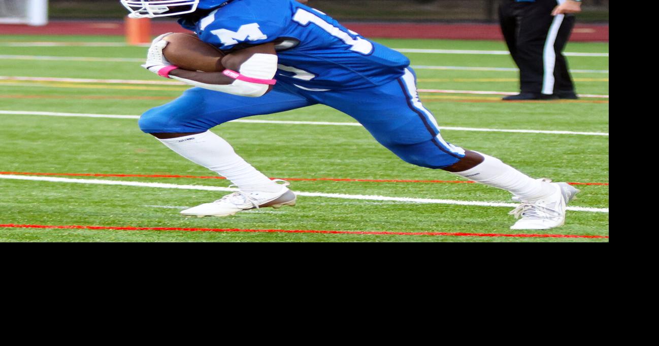 Football On Highway To Hull | Mashpee Sports | capenews.net