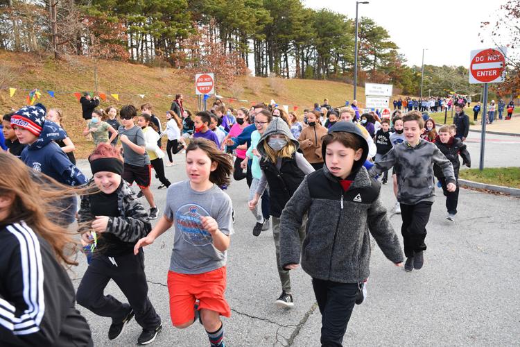 PHOTOS: Turkey Trot At Bourne Middle School | Bourne | capenews.net