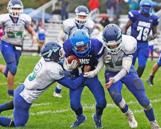 Glover, Salim Help UCT Football Run Wild On Warriors | Bourne Sports ...