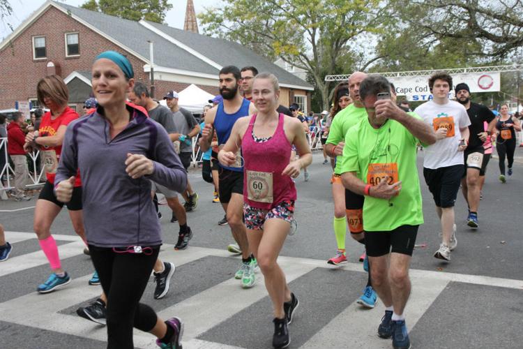 Close Finish At 2017 Cape Cod Marathon | Falmouth Sports | capenews.net
