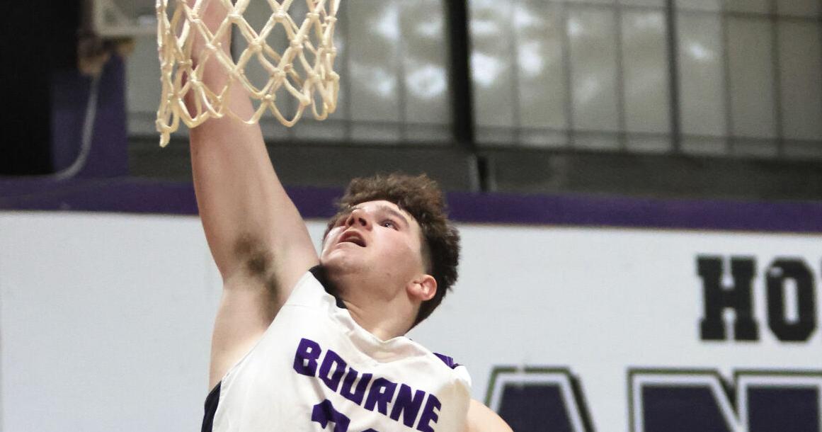 Second-Half Surge Powers BHS Boys To Elite 8 | Bourne Sports | capenews.net
