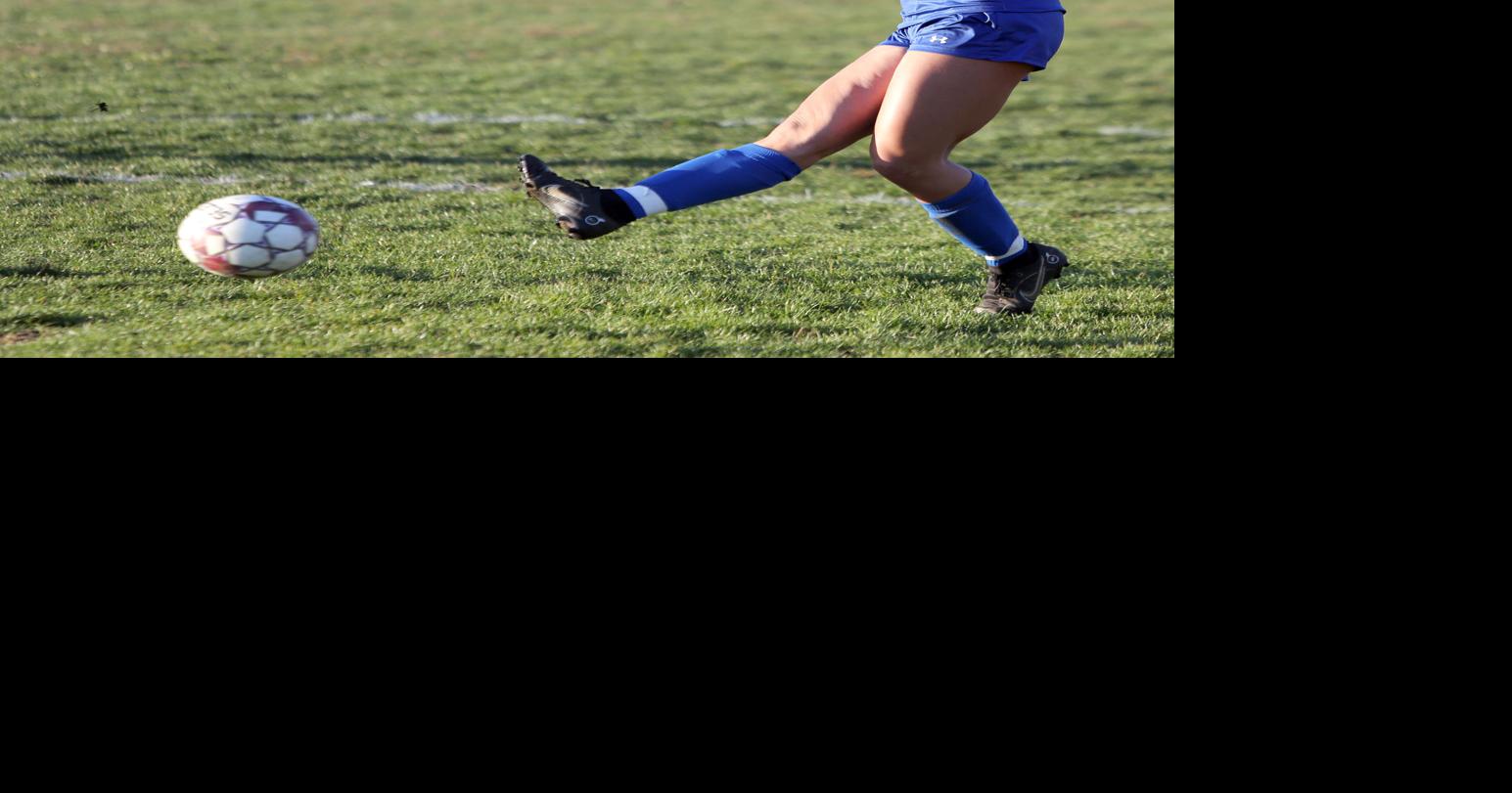 Carver Ties MHS Girls In The Dark, 2-2 | Mashpee Sports | capenews.net