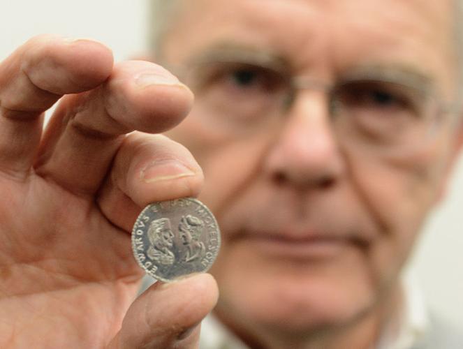 Latin banquet founder honored with coin | Local News Stories ...