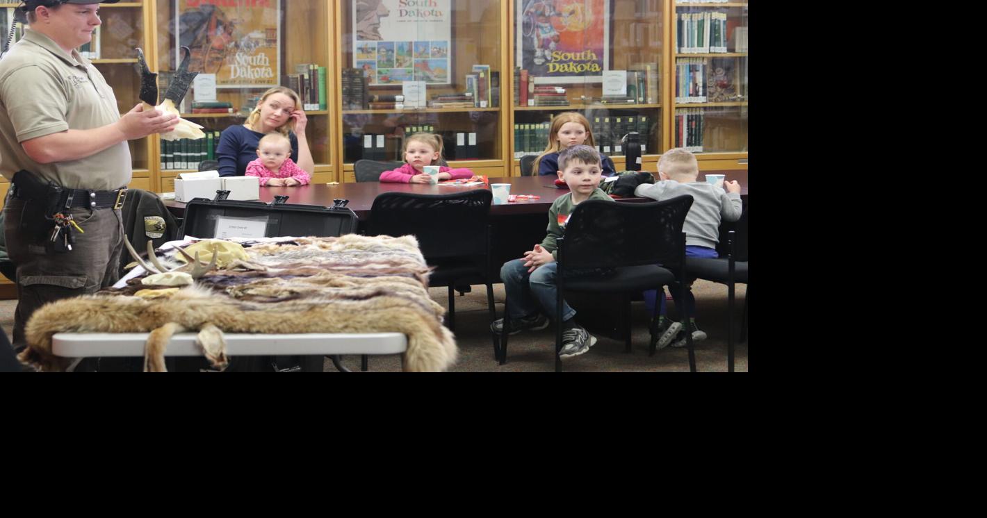 'Critter Crate' fascinates after-school crowd | Community | capjournal.com