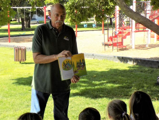 Mayor's reading punctuates Rawlins' outdoor storytime | News ...