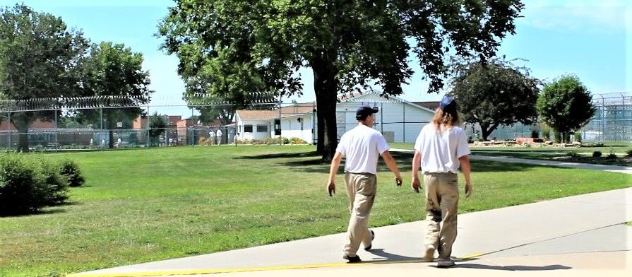 S.D. prison system sees 1st COVID-19 inmate death | News | capjournal.com