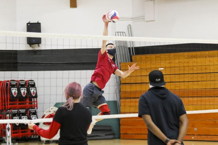 Edgewood Eagles' new men's volleyball program takes flight | College ...