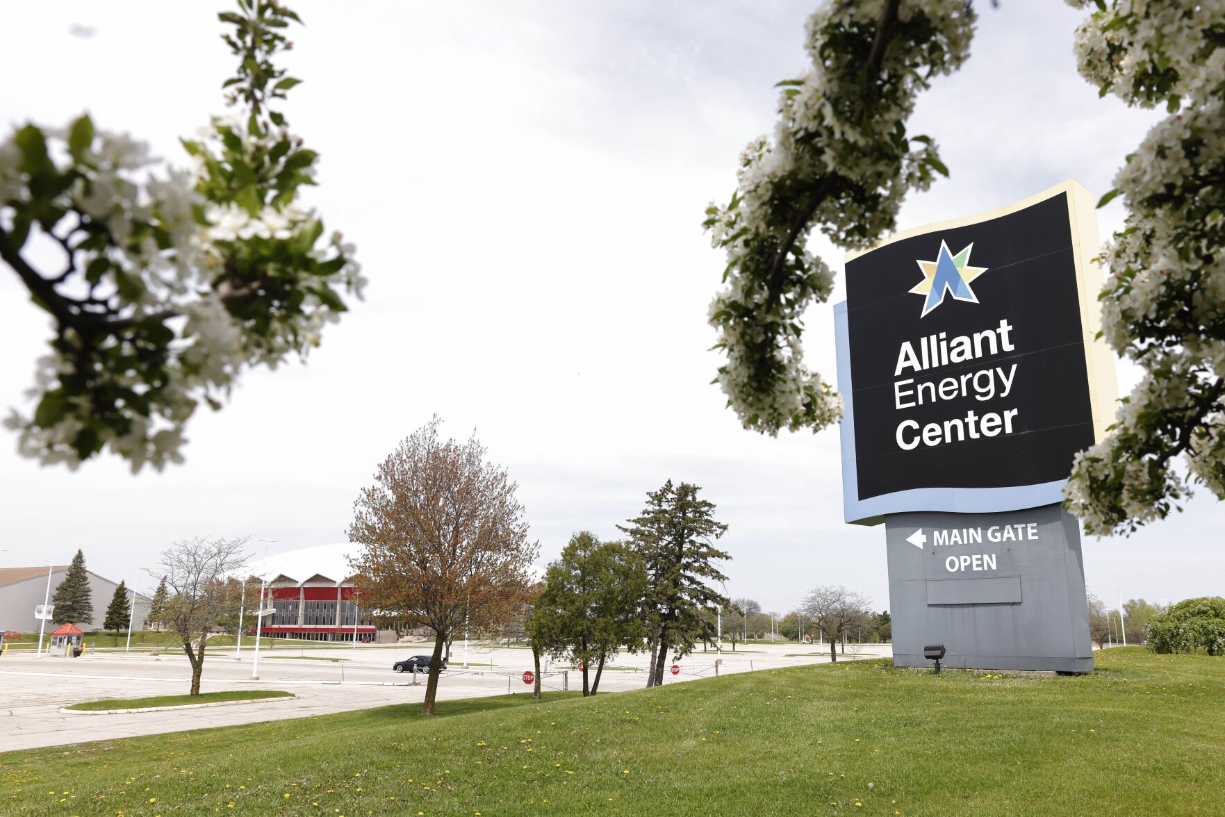 Renovate the Alliant Center Coliseum? Agard moves to save events venue ...