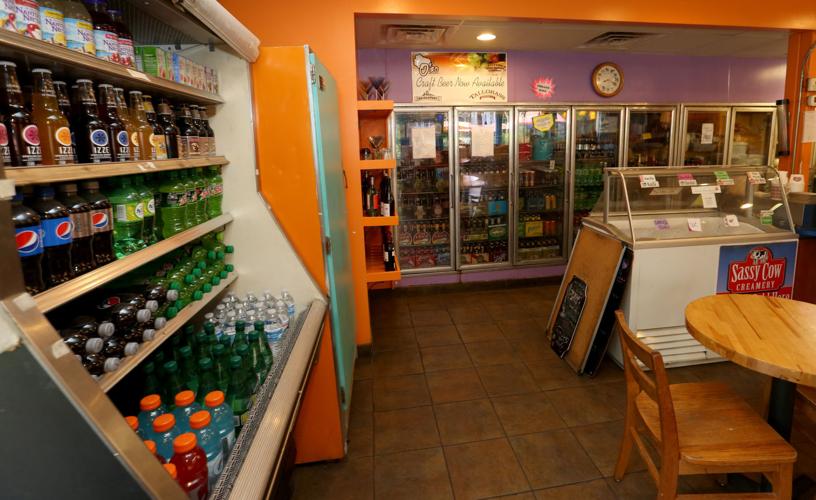 Photos: Zuzu Cafe on the near west is a kid-friendly breakfast oasis ...