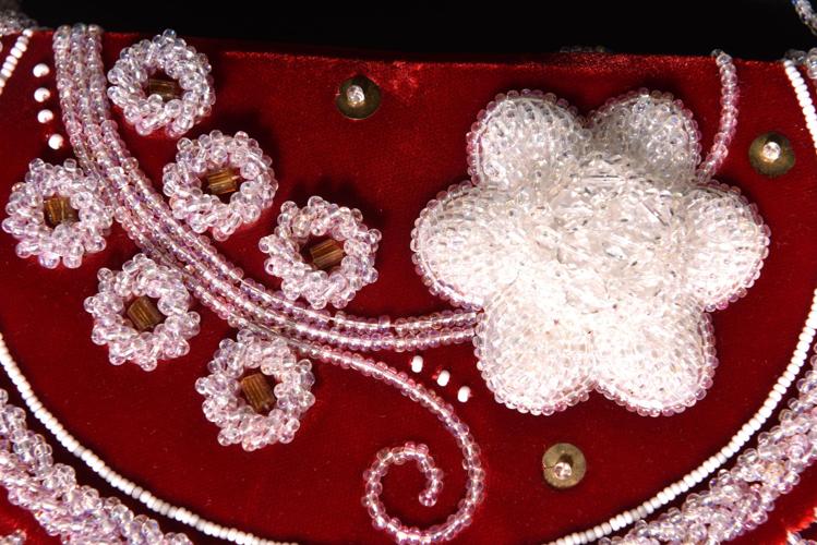 Elaborate beadwork connects contemporary Oneida to artists past ...