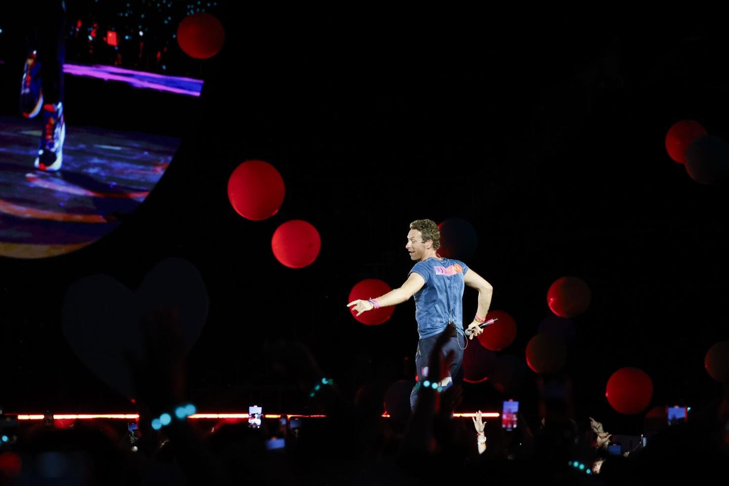 Coldplay plays Madison's Camp Randall (in photos) | Music | captimes.com