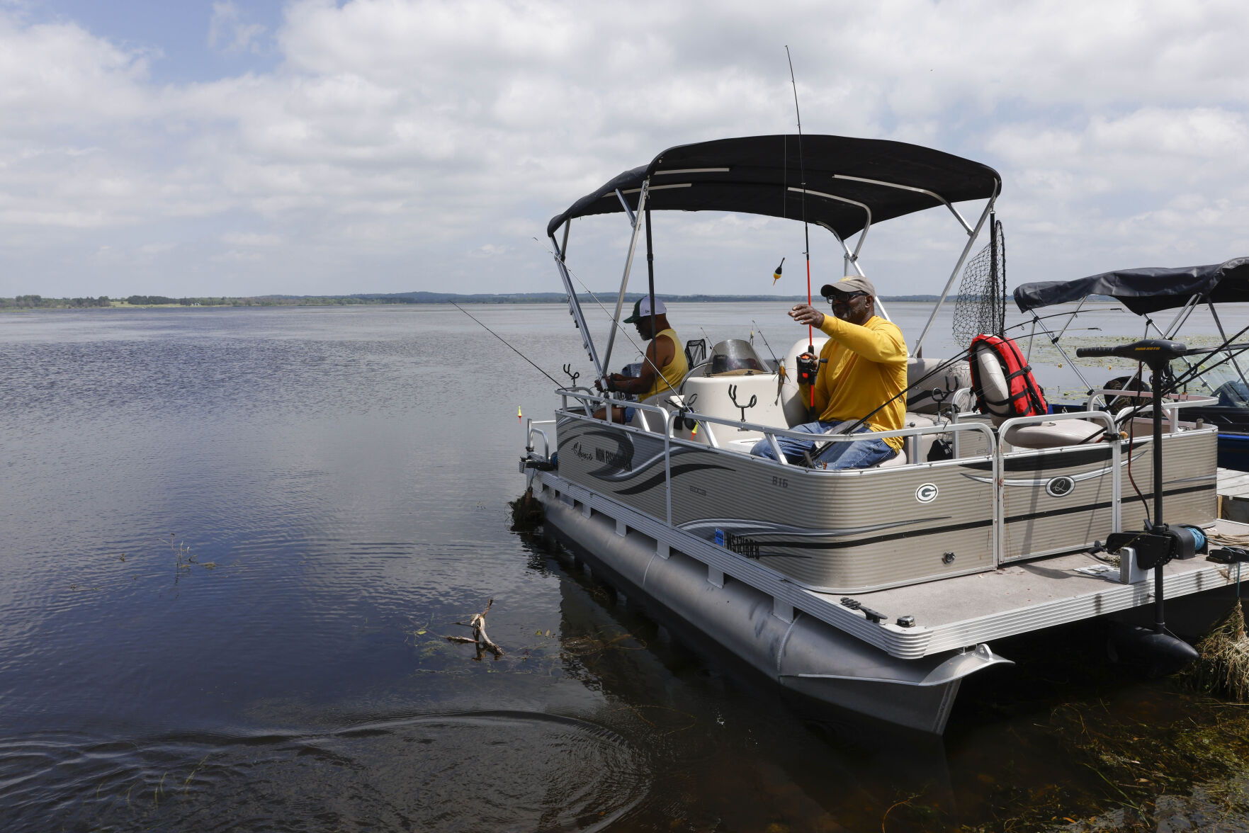 Wisconsin lakes struggling against invasive species | News | captimes.com