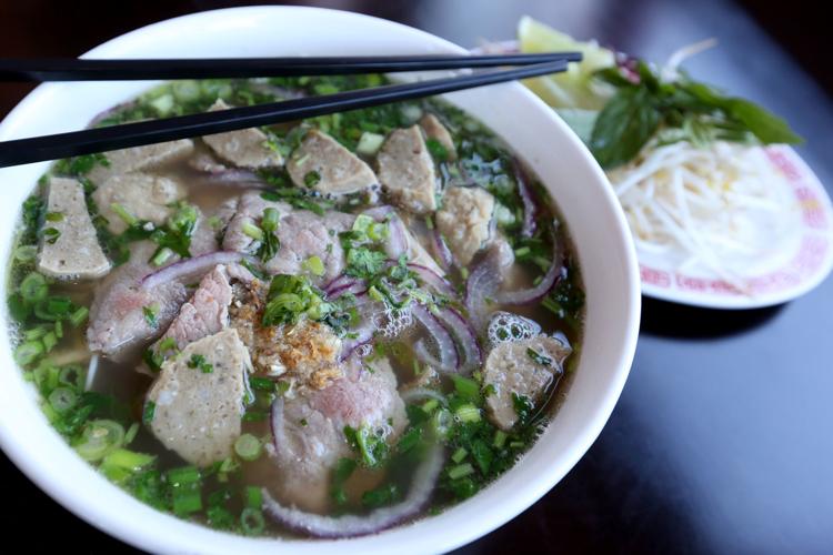 Let's Eat: With aromatic soups and a bright new look, Sunny Pho ...