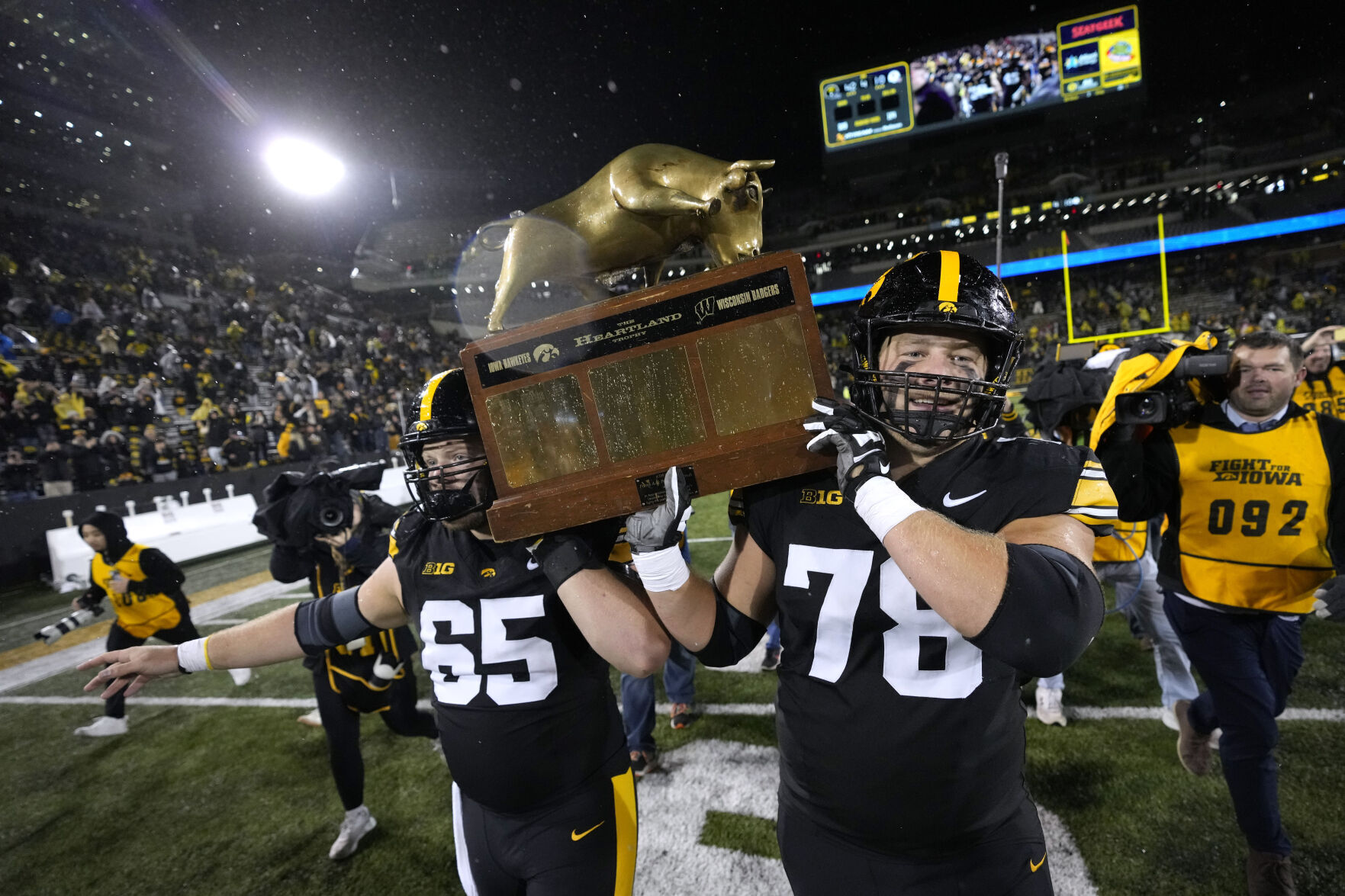 Wisconsin football hopes the bull stops with Iowa game | Sports ...
