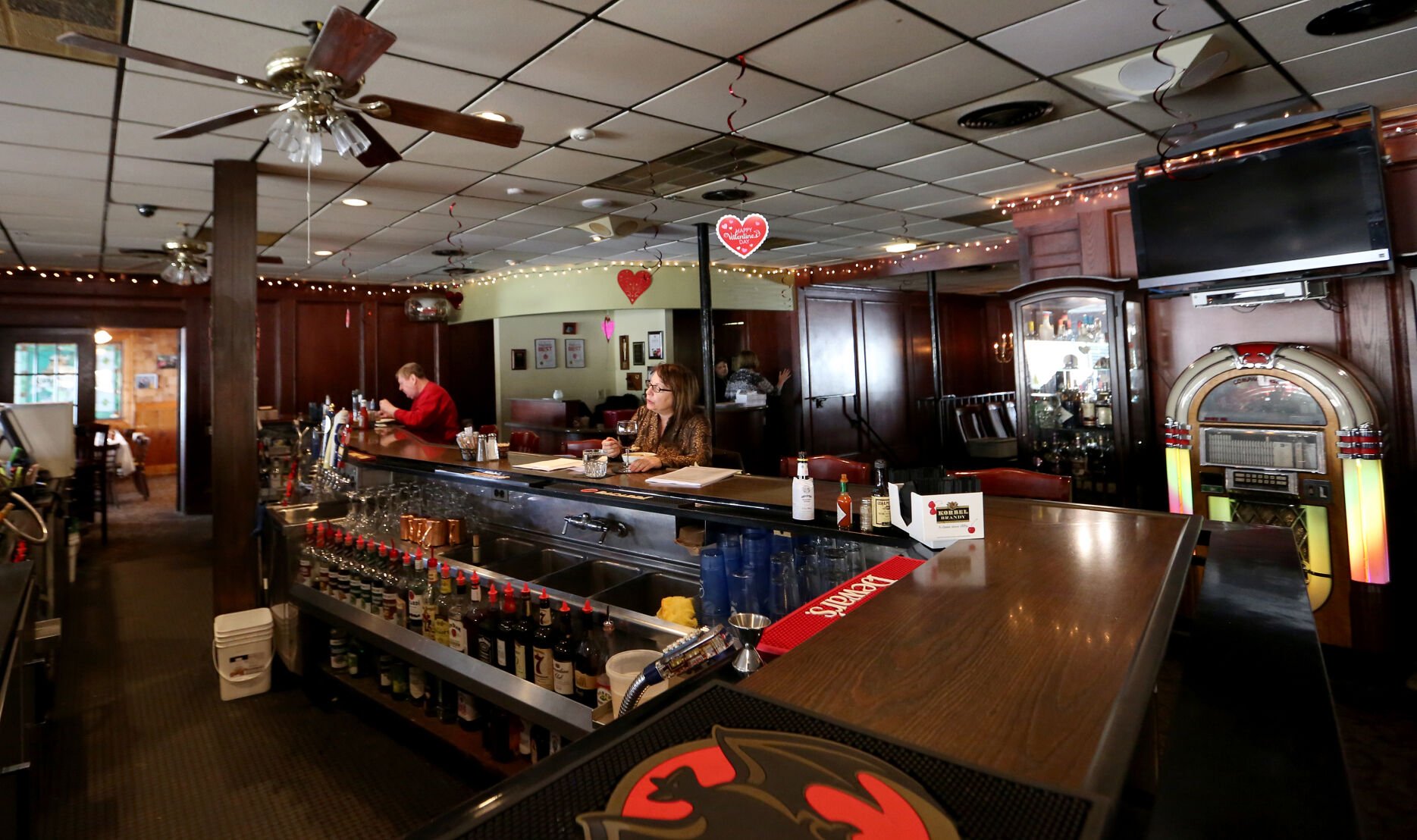 After 76 years, Kavanaugh's Esquire Club changes hands | Food & Drink ...