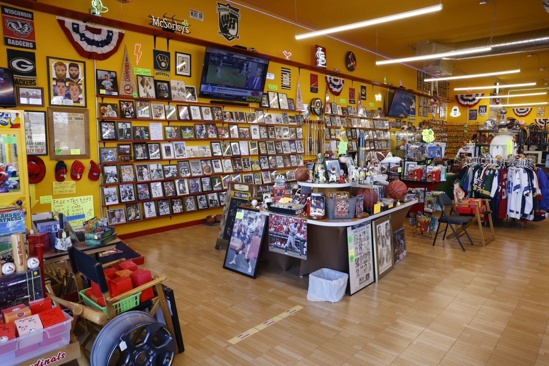 Madison Mallards owner starts shop from sports memorabilia collection ...