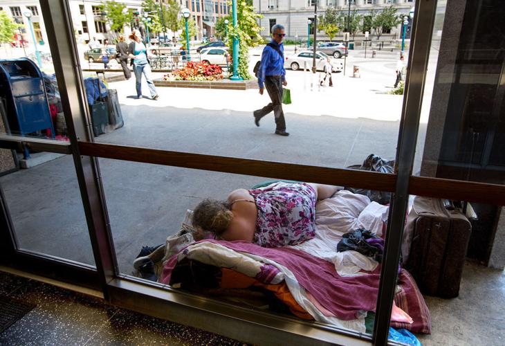 Madison police prepare to clear City-County Building porch of homeless ...