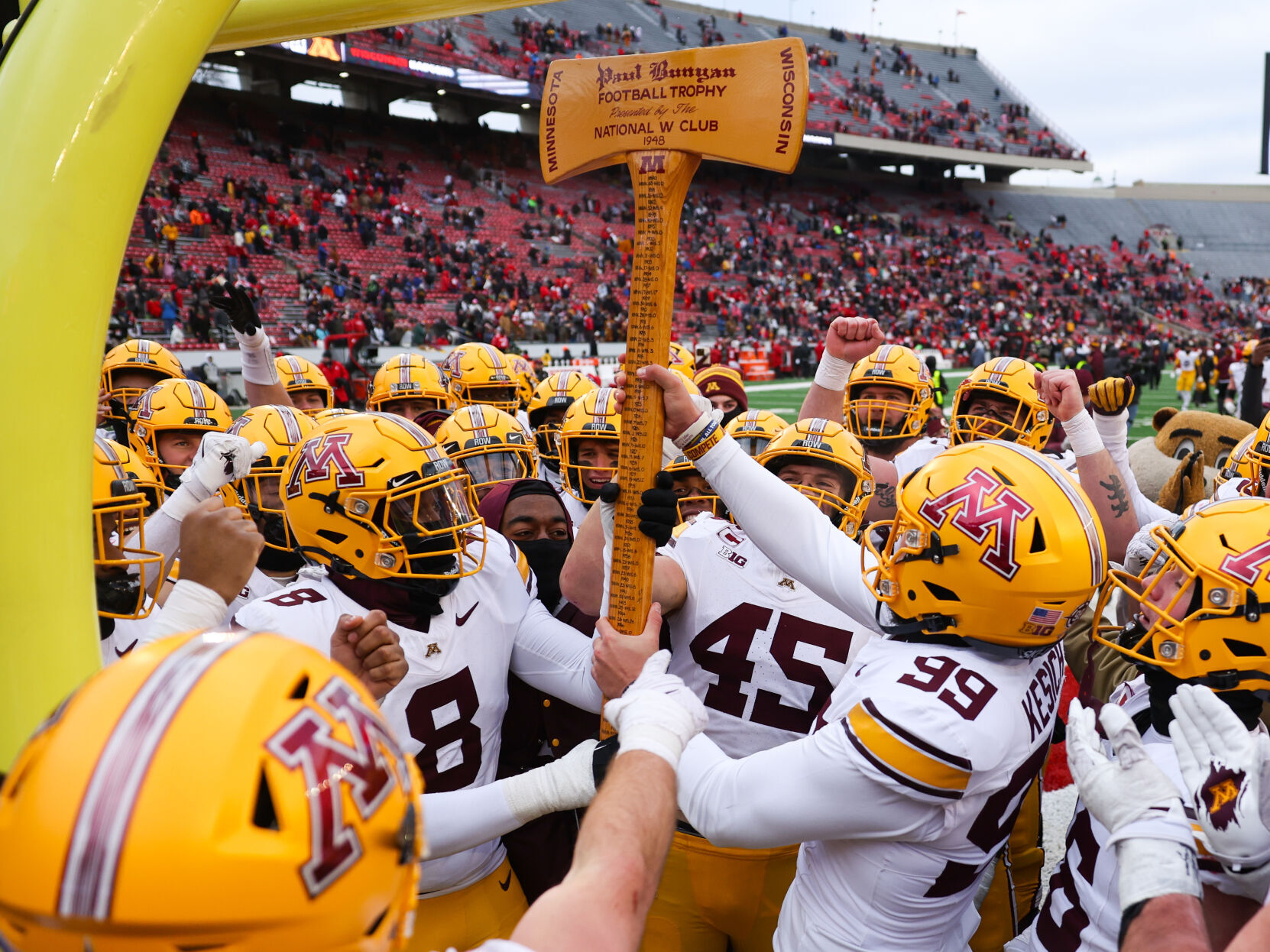 Badgers football season was ugly, but at least there was no fighting ...