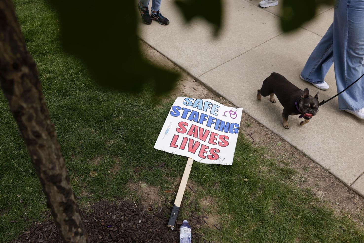 Meriter Hospital nurses strike as travel nurses brought in | Health ...