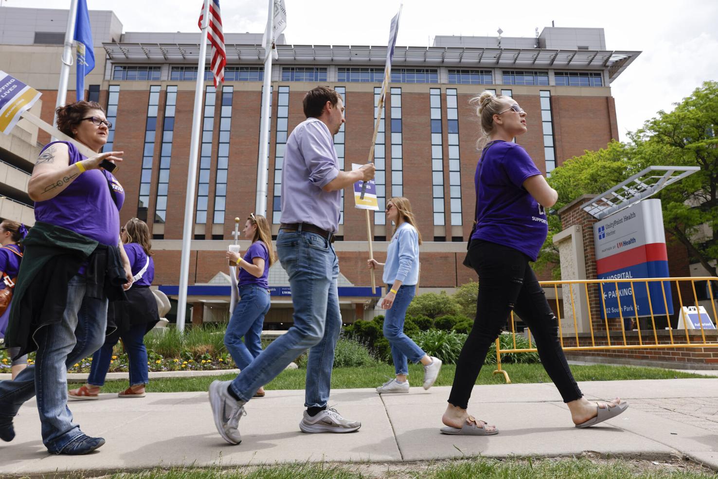 Meriter Hospital nurses strike as travel nurses brought in | Health ...