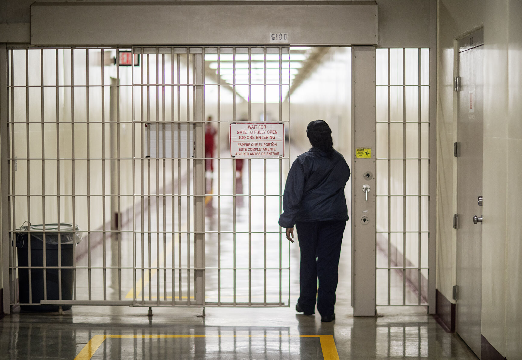 Lawmakers again push to limit shackles on pregnant prisoners ...
