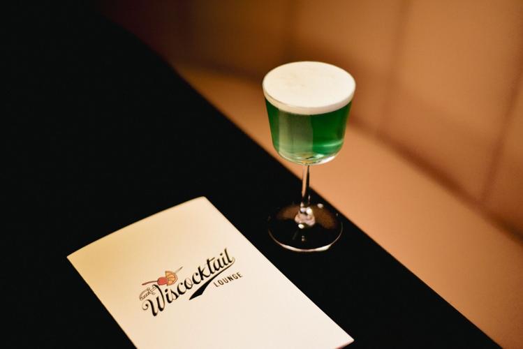 Wiscocktail, a 'love letter to Wisconsin taverns,' opens in Baraboo ...