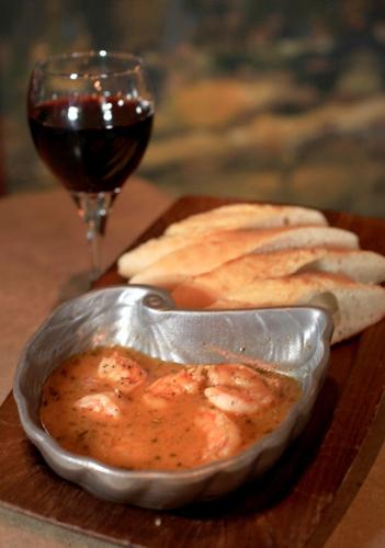 Friendly Italian American fare brings locals back to Angelo's in ...