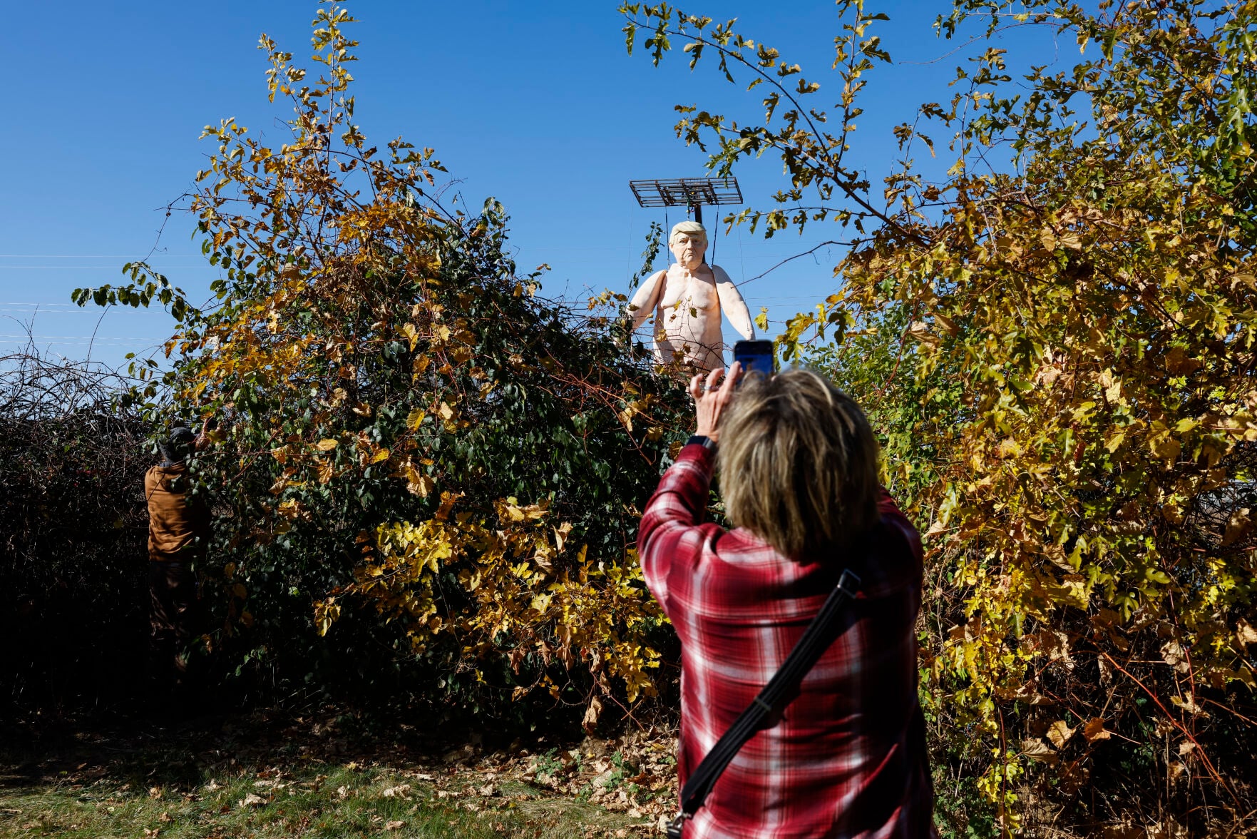 Naked Donald Trump statue turns heads on Madison’s north side | Arts ...