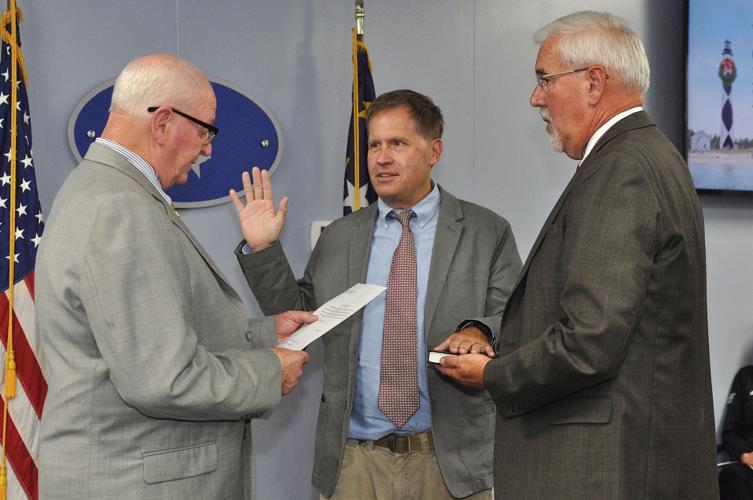 School board welcomes one new member, three incumbents, names Wheatly ...