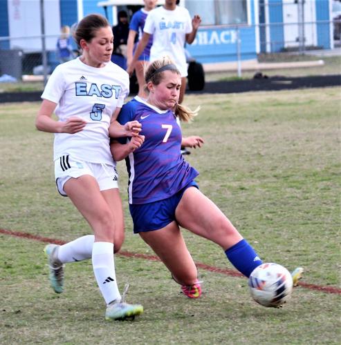 East, West fight to 0-0 draw; Mariners dominate first half, but West ...