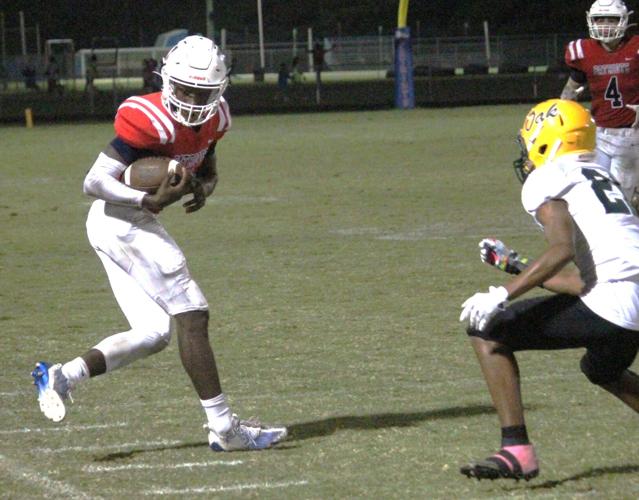 White Oak jumps in driver’s seat of Coastal with spoiler 44-16 win at ...