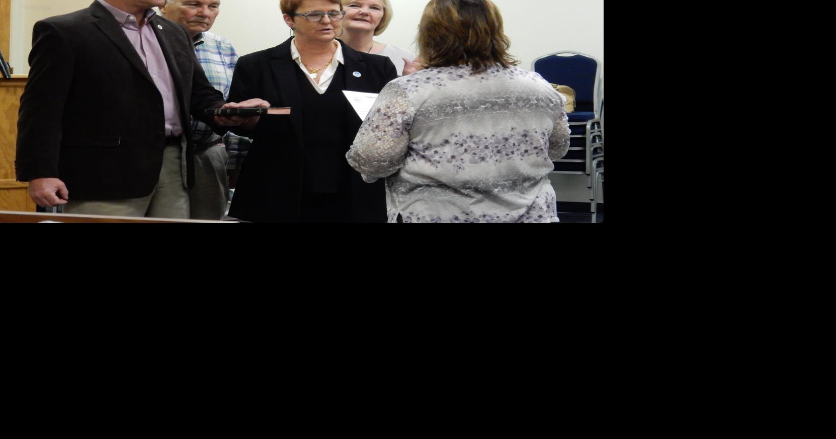 Newport Town Council appoints Rhonda Shinn to vacant seat | News ...
