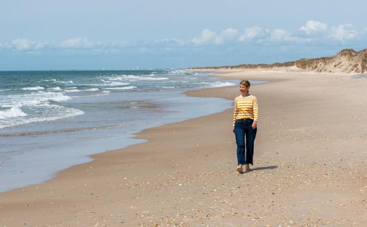 Travel host Samantha Brown highlights the Crystal Coast on PBS' “Places ...